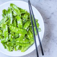 Easy Skillet Snow Peas Recipe (with Garlic, Salt & Pepper)